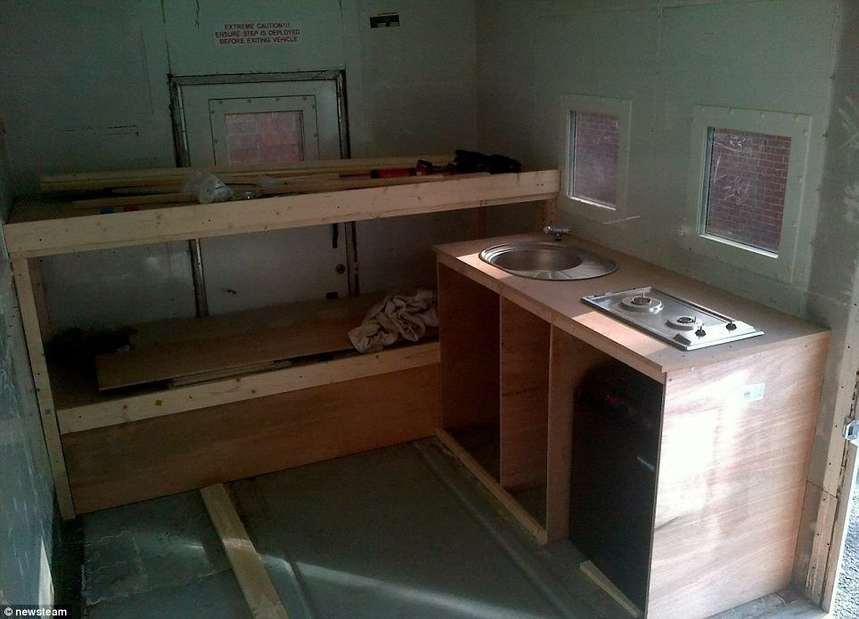 Jail van turned into motorhome_8 - Home Harmonizing